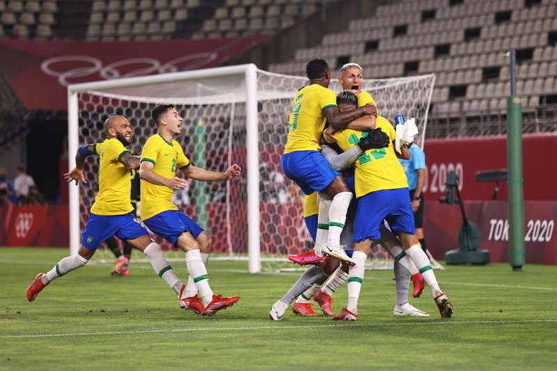 Brasil vence a Espanha na prorrogação e é bicampeão olímpico de futebol ... Brasil vence a Espanha na prorrogação e é bicampeão olímpico de futebol ...