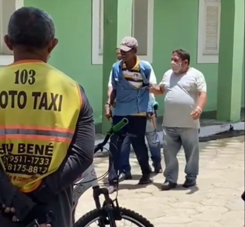 Homem é Detido Após Tentar Atear Fogo Na Prefeitura Da Cidade De Campo